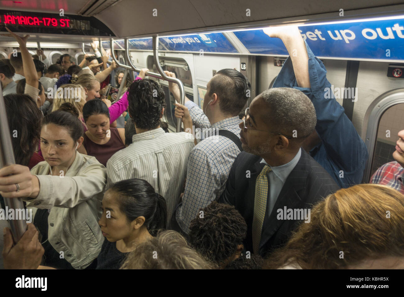 Crowded public transport hi-res stock photography and images - Alamy