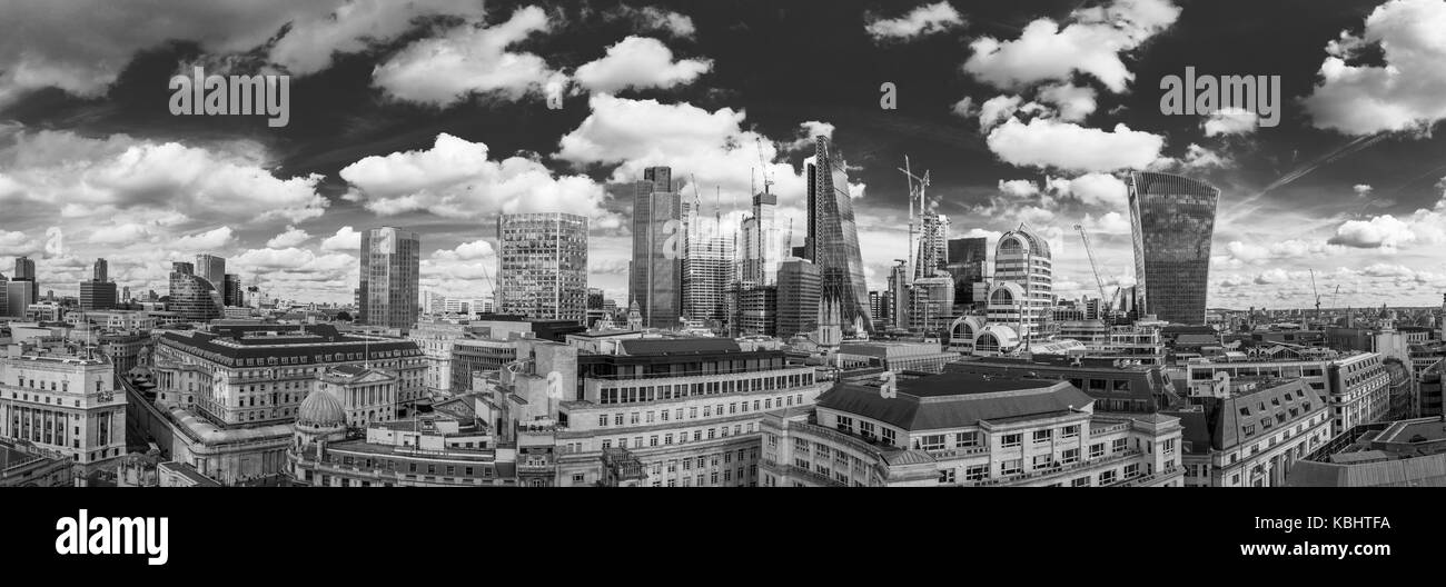 Modern buildings financial centre Black and White Stock Photos & Images ...