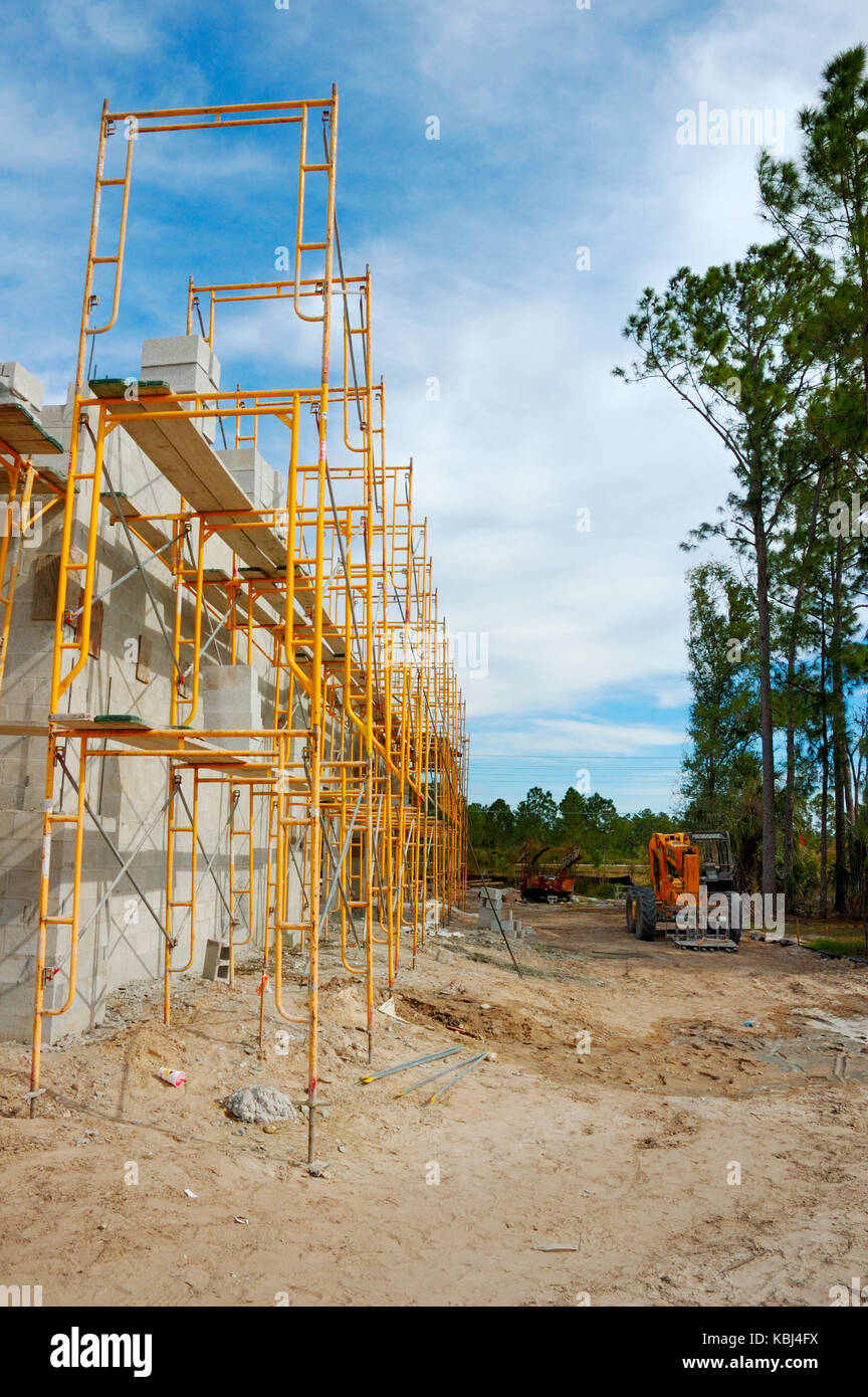 Construction of scaffolding hi-res stock photography and images - Alamy