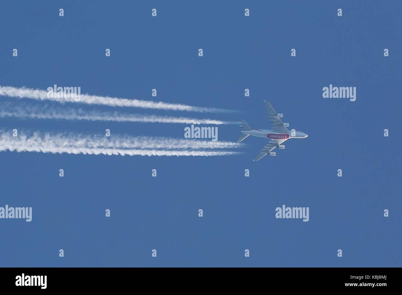 Plane at cruising altitude Stock Photo - Alamy