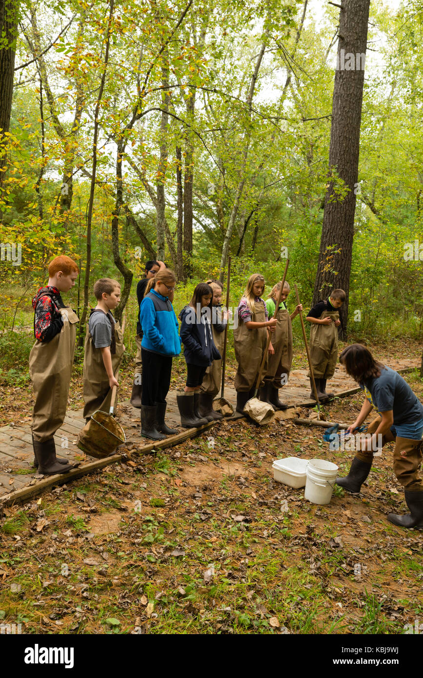 Kids prepare to learn about aquatic biology and other environmental ...