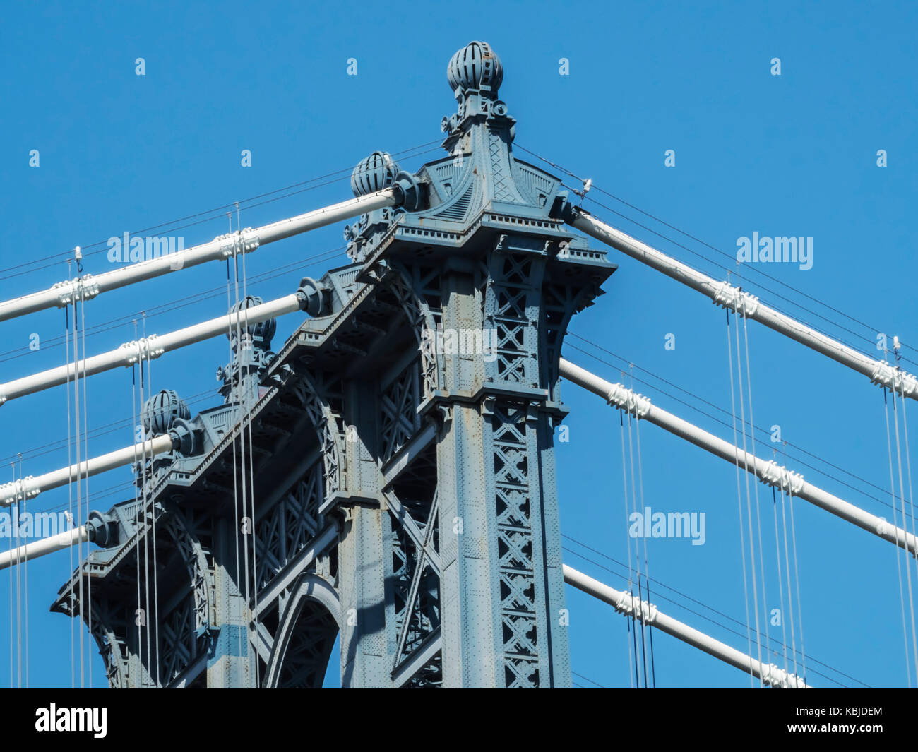 Architecture design: Manhattan Bridge top of the tower section in ...