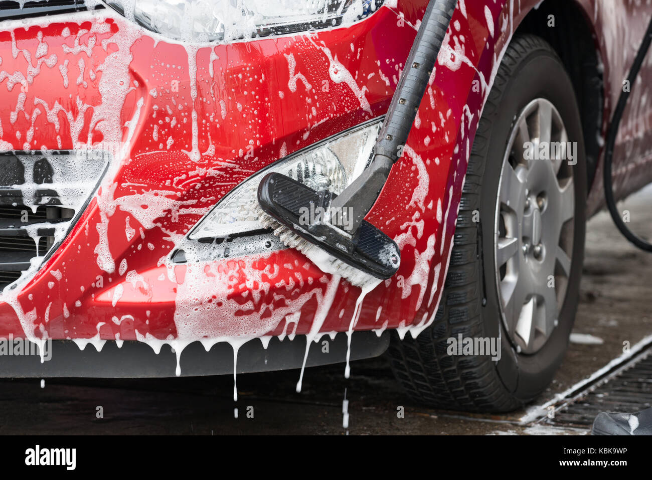 Car being washed hi-res stock photography and images - Alamy