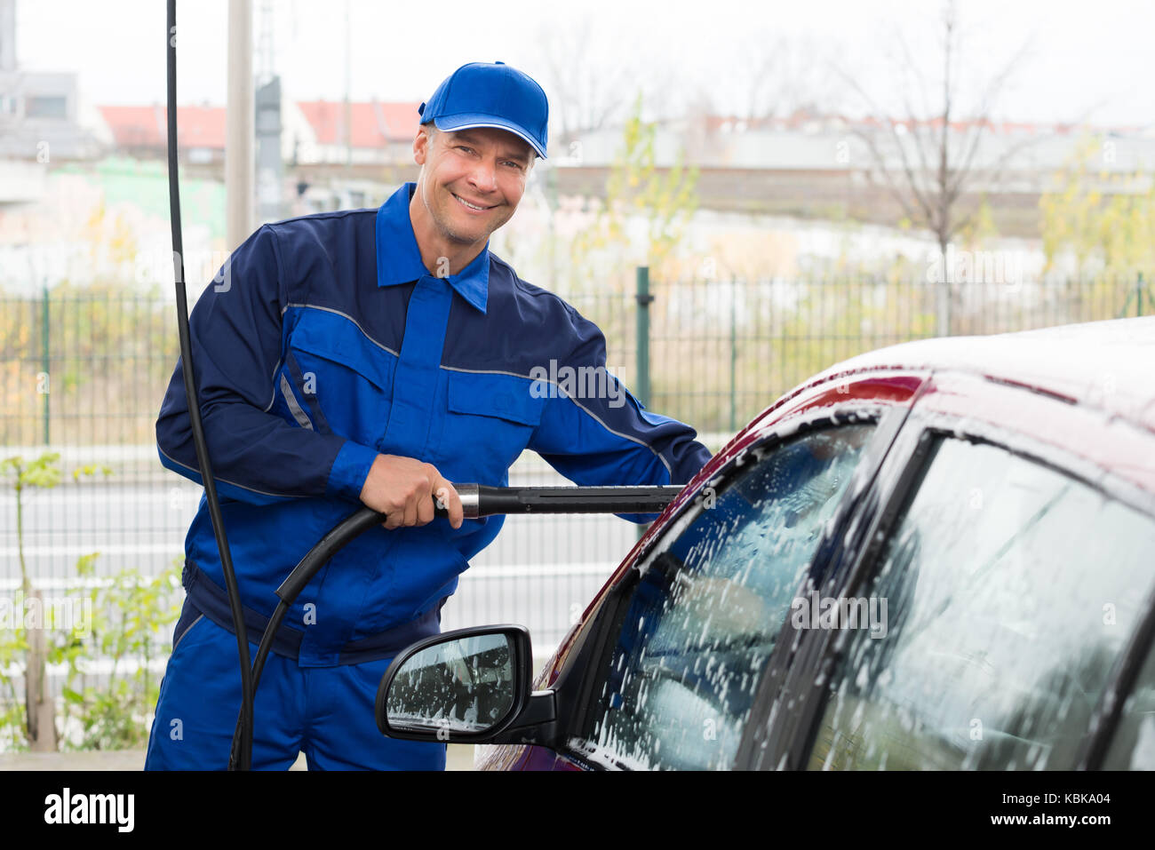 Auto washing hi-res stock photography and images - Alamy