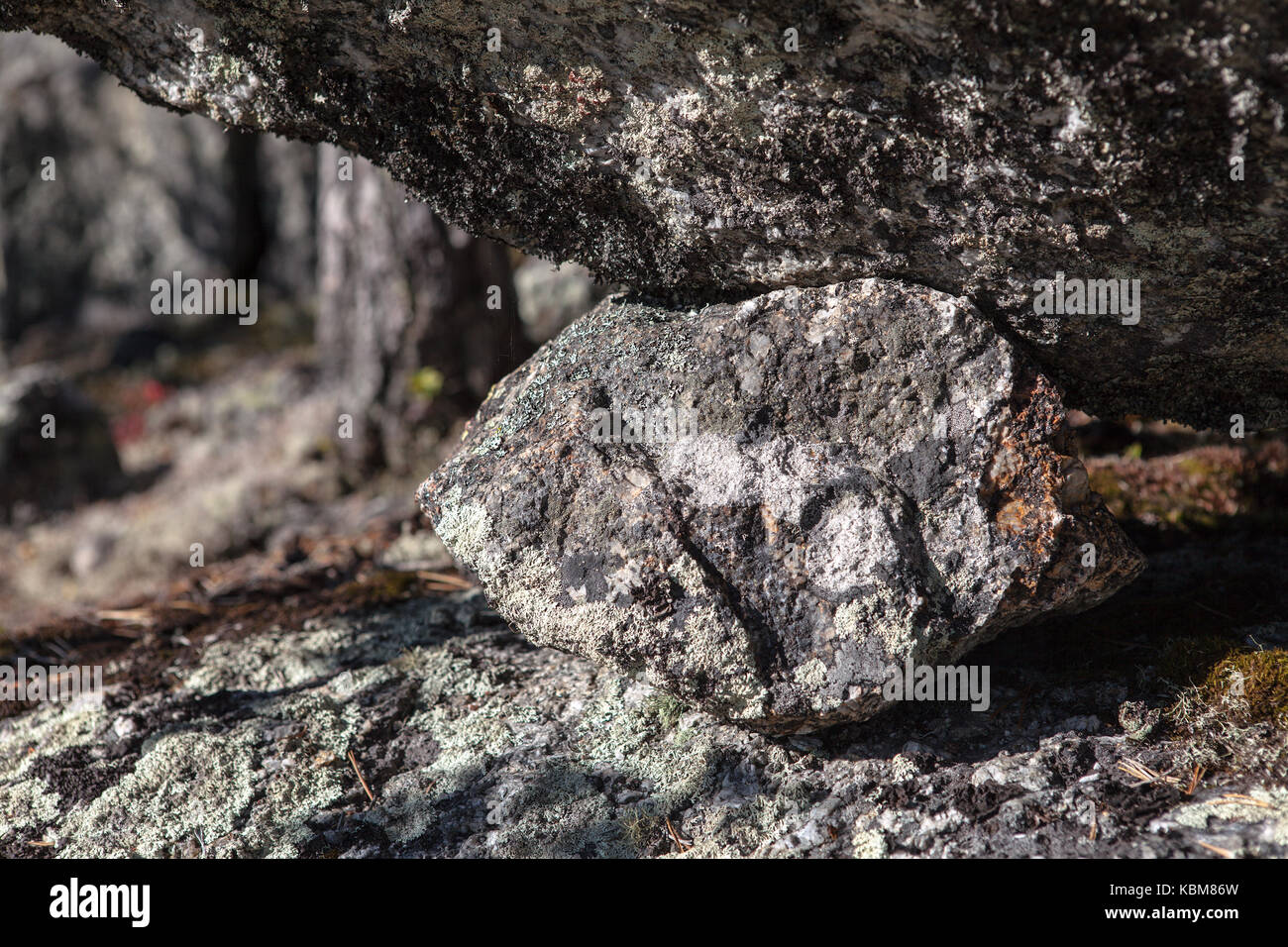 Two huge boulders hi-res stock photography and images - Alamy