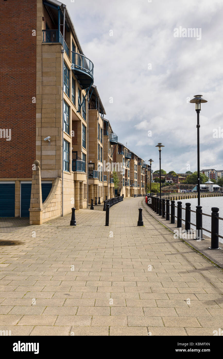 Hadrians wall path tyne and wear hi-res stock photography and images ...