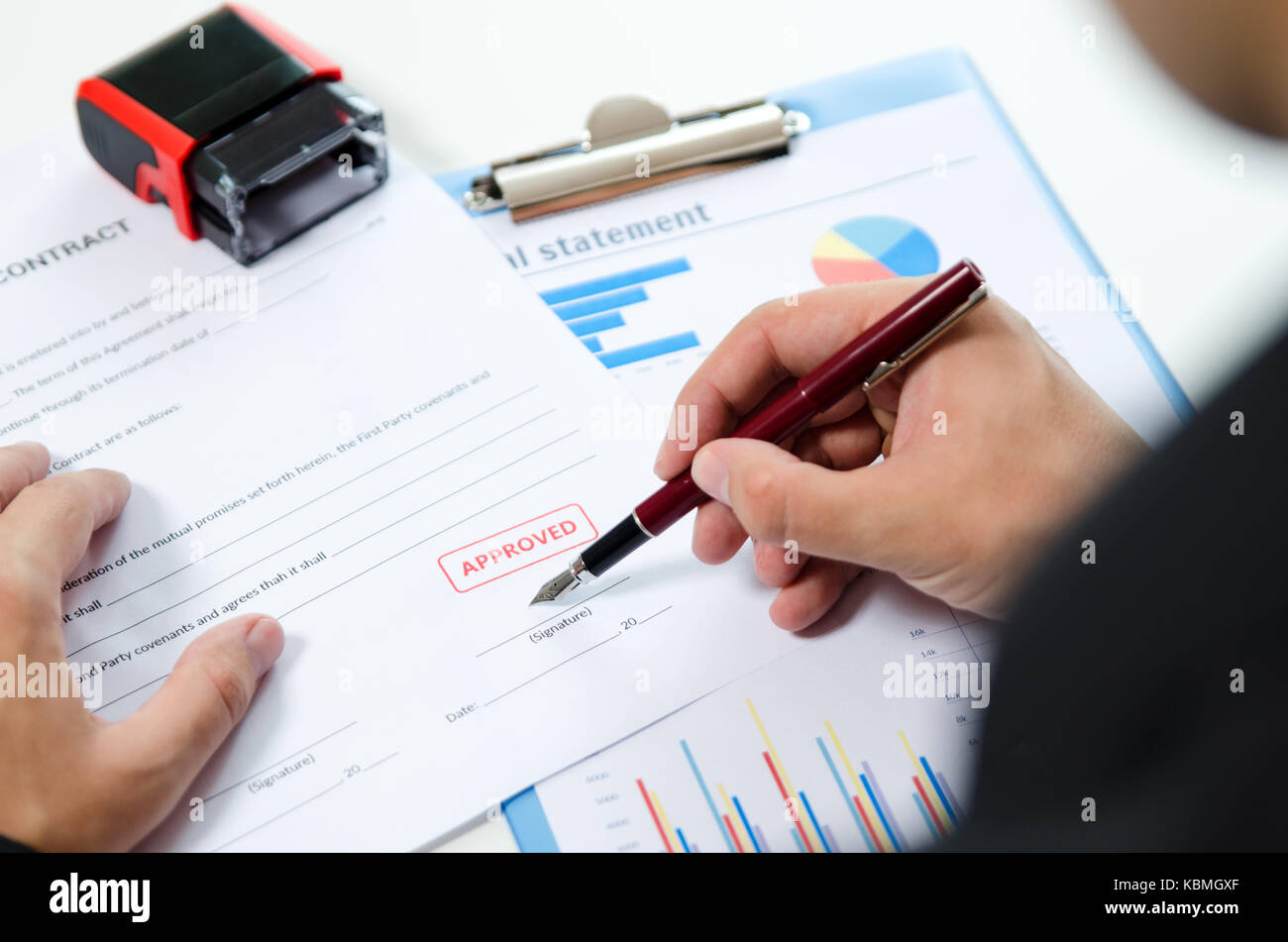 Approve document hi-res stock photography and images - Alamy