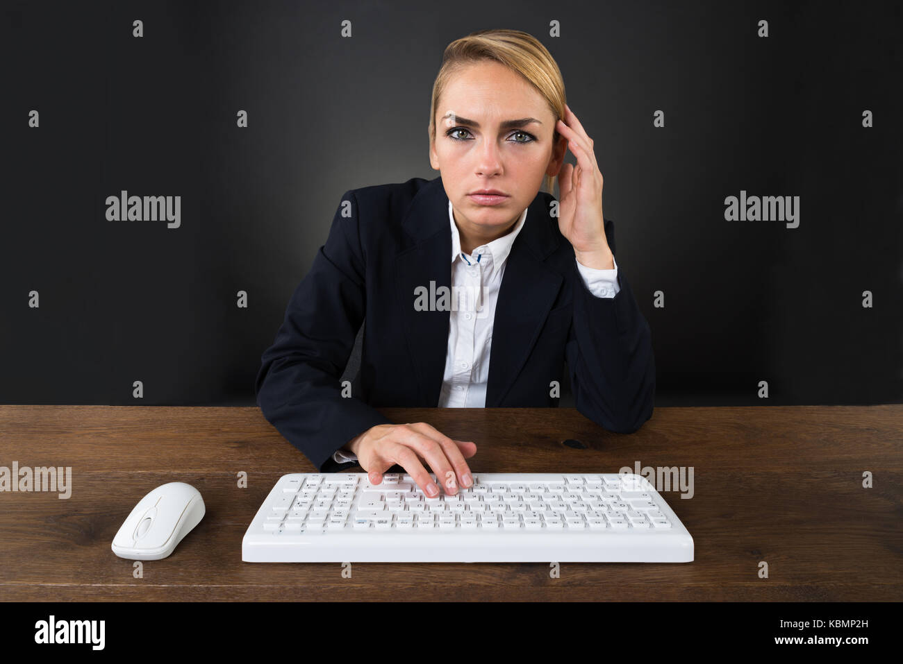 Broken computer mouse hi-res stock photography and images - Alamy