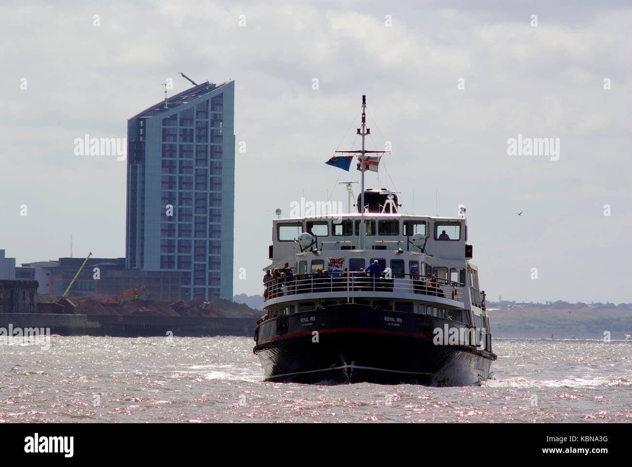 Ferry across the mersey liverpool hi-res stock photography and images ...