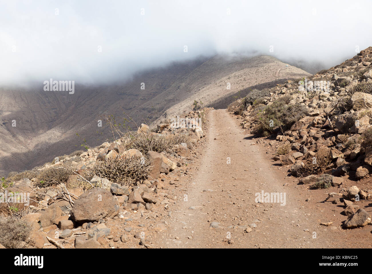 The way to the Pico De La Zarza, the highest mountain in Fuerteventura ...
