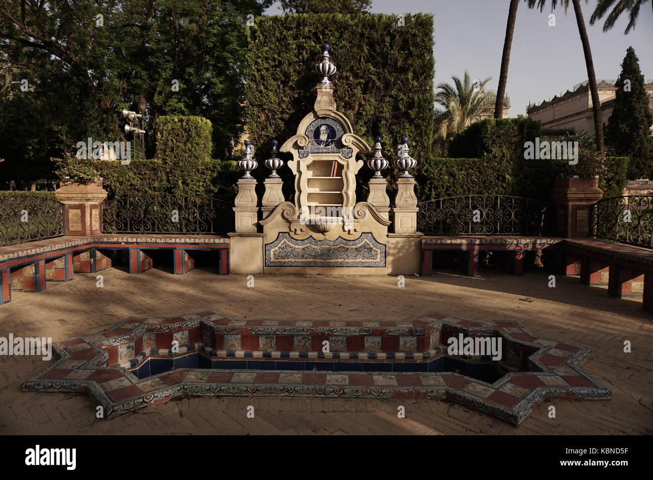 Arabic society hi-res stock photography and images - Alamy