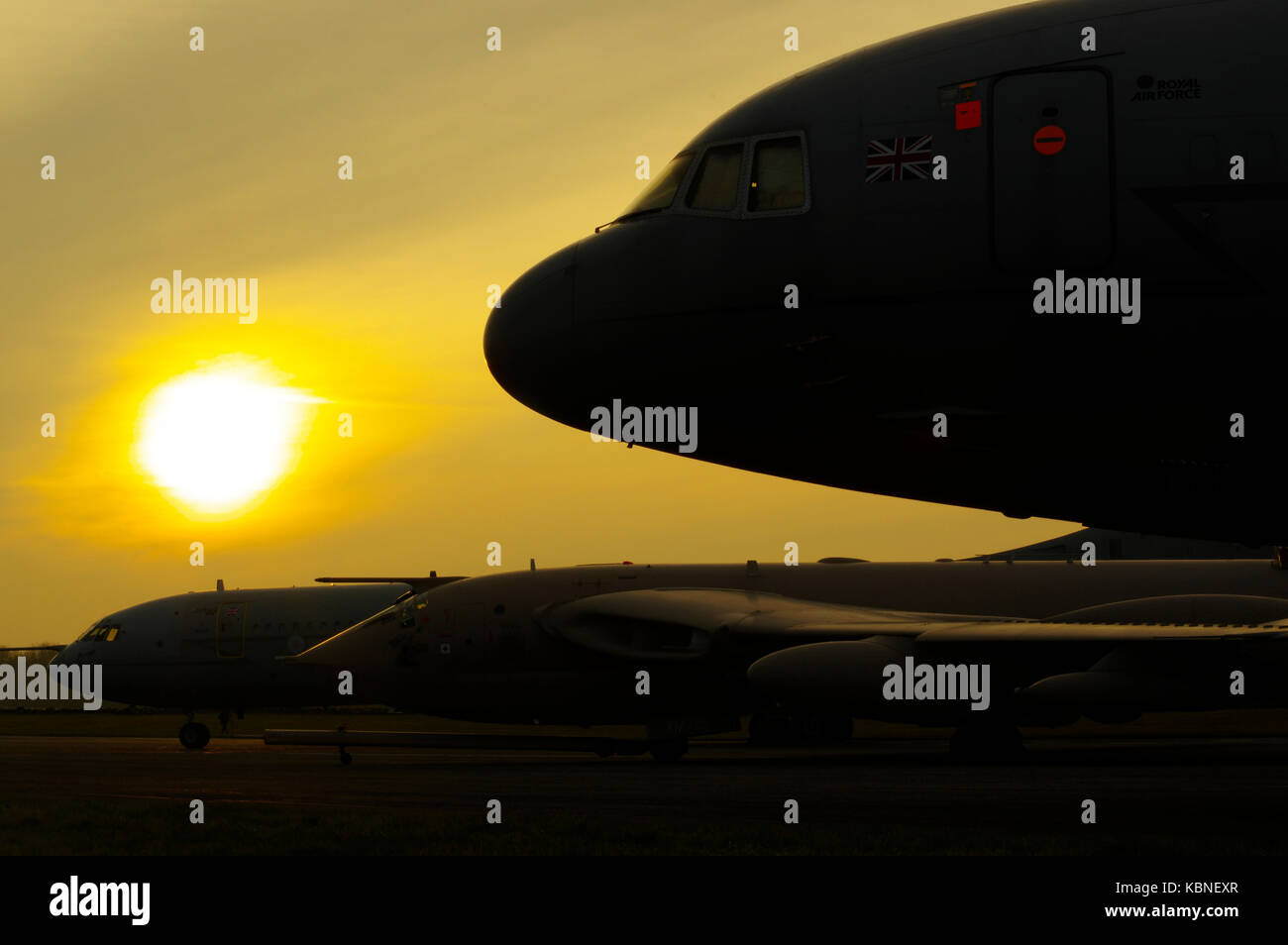 Raf tankers hi-res stock photography and images - Alamy
