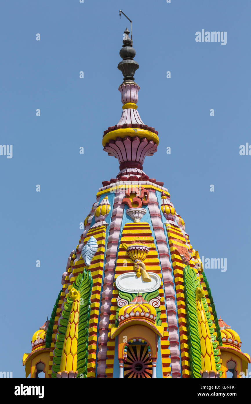 Sculpture, architecture and symbols of Indian Temple Stock Photo - Alamy