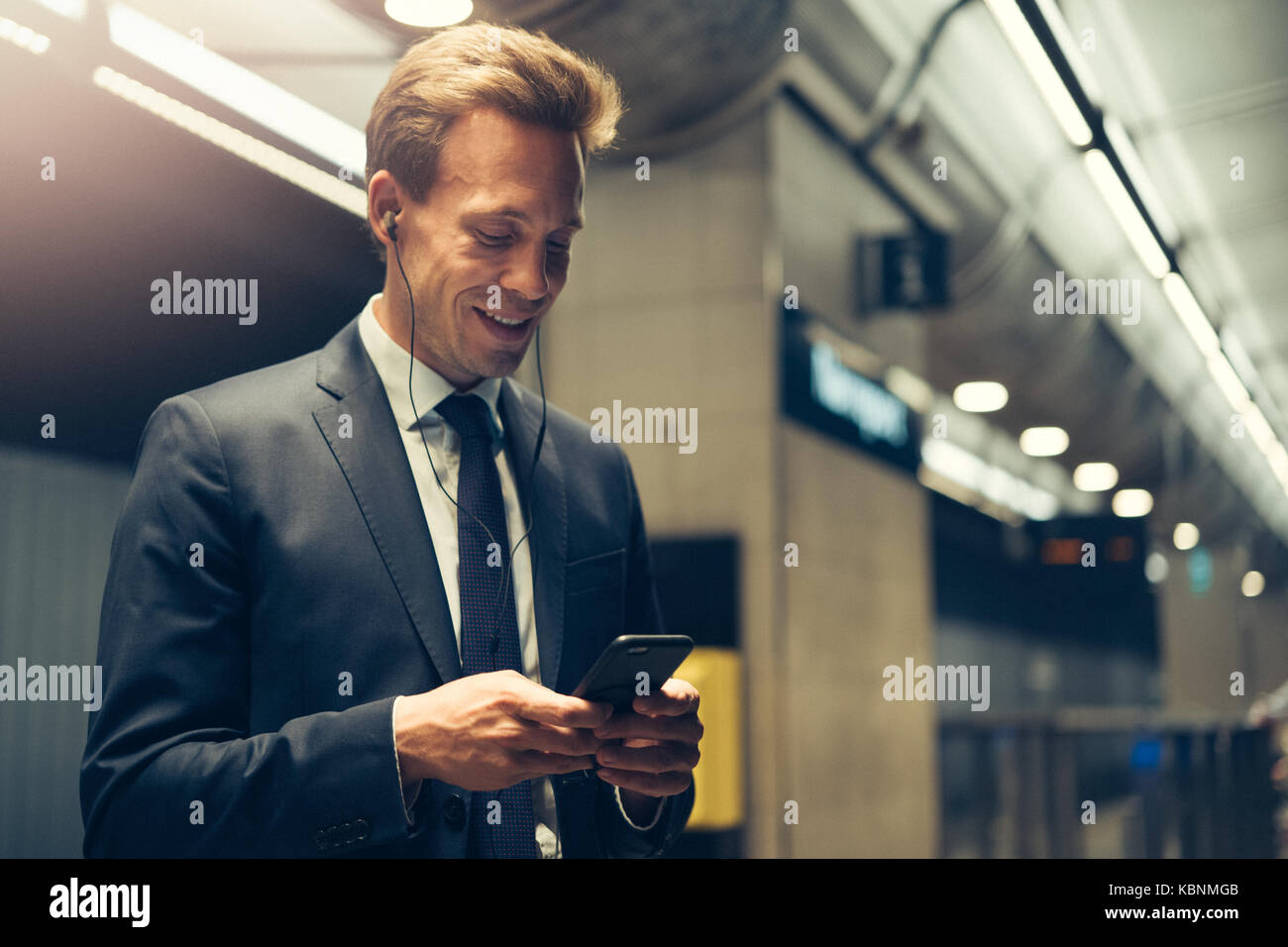Reading on subway hi-res stock photography and images - Alamy