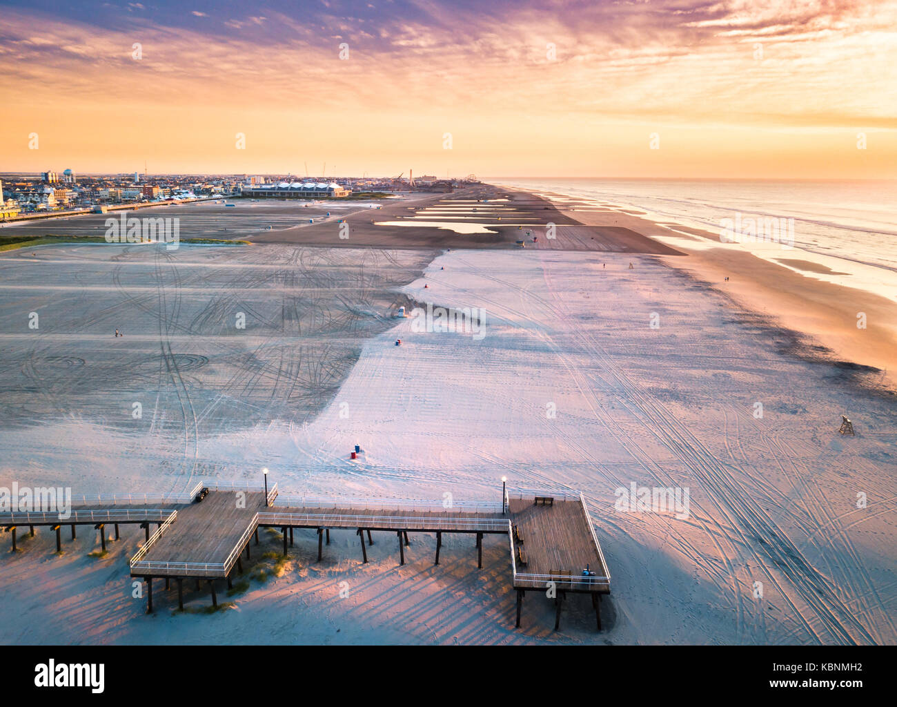 Atlantic city nj beach wide hi-res stock photography and images - Alamy