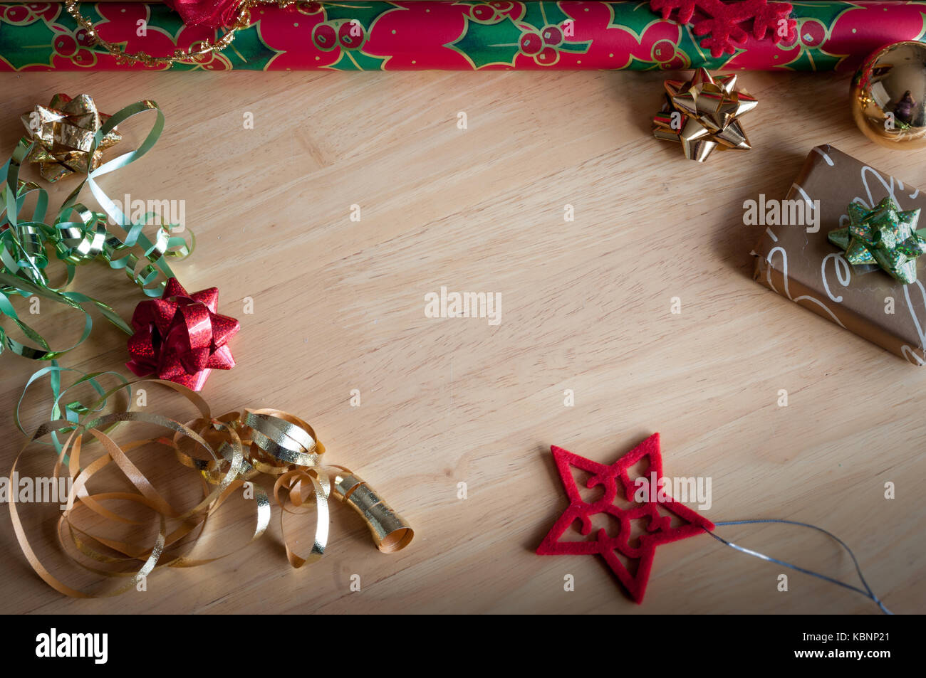 Christmas gift wrapping background or border Stock Photo - Alamy
