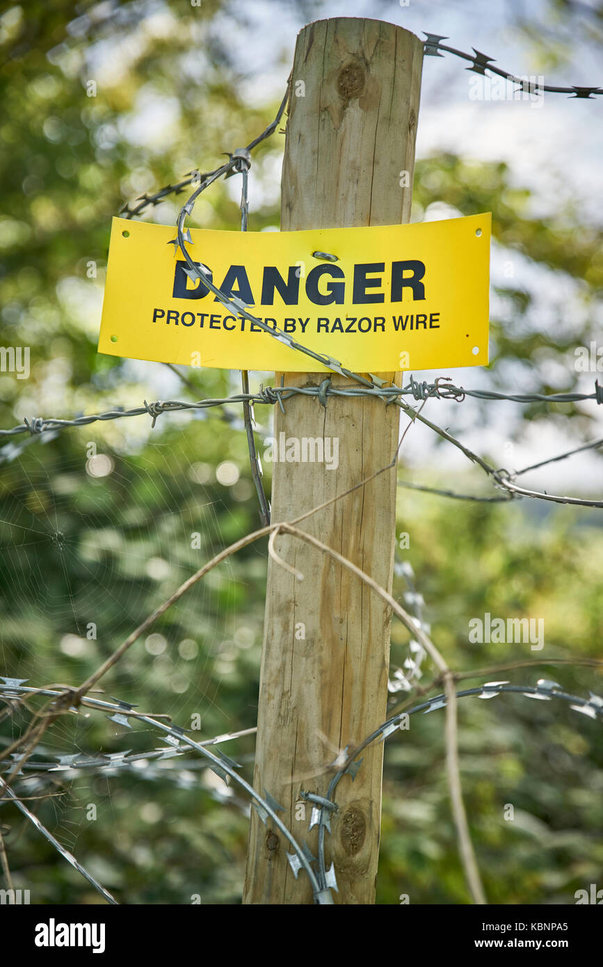 Yellow danger sign hi-res stock photography and images - Alamy