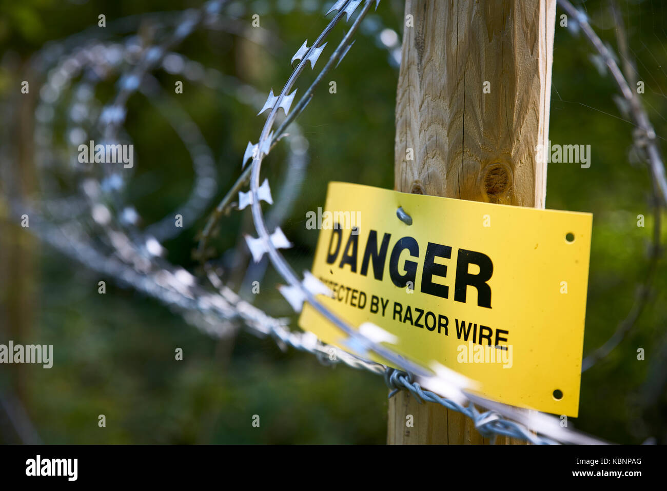 Yellow danger sign hi-res stock photography and images - Alamy