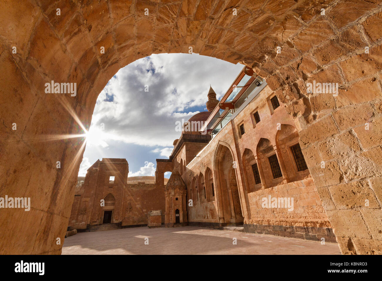 View over the Ishak Pasa Palace through archway, in Dogubeyazit, Turkey ...