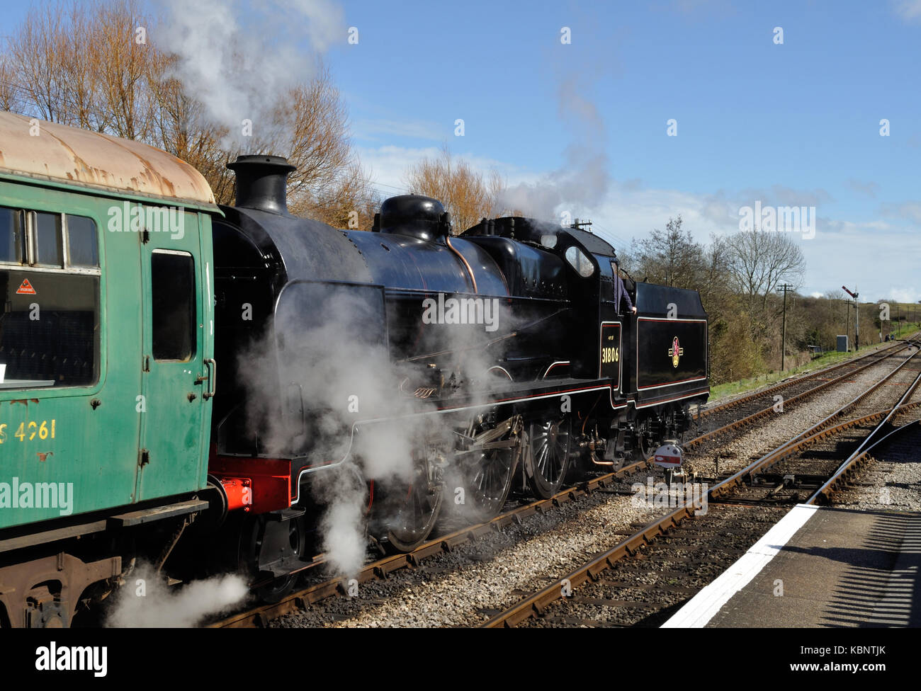 Castle class locomotive hi-res stock photography and images - Alamy