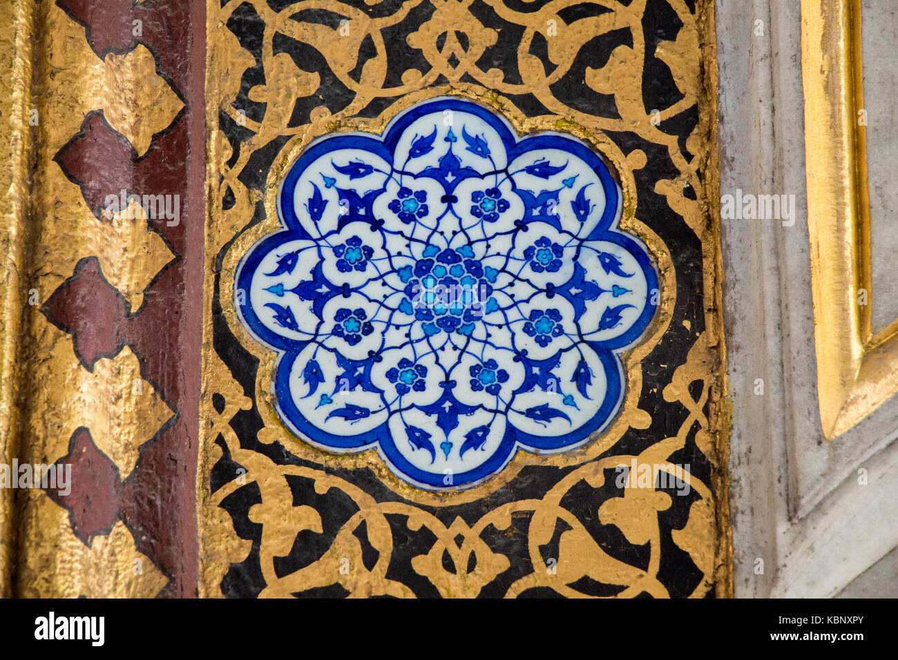 Ottoman time Turkish Tiles with patterns Stock Photo - Alamy