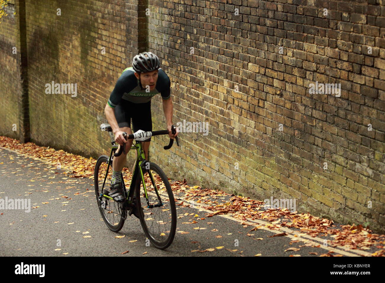 Rollapaluza urban hill climb hi-res stock photography and images - Alamy