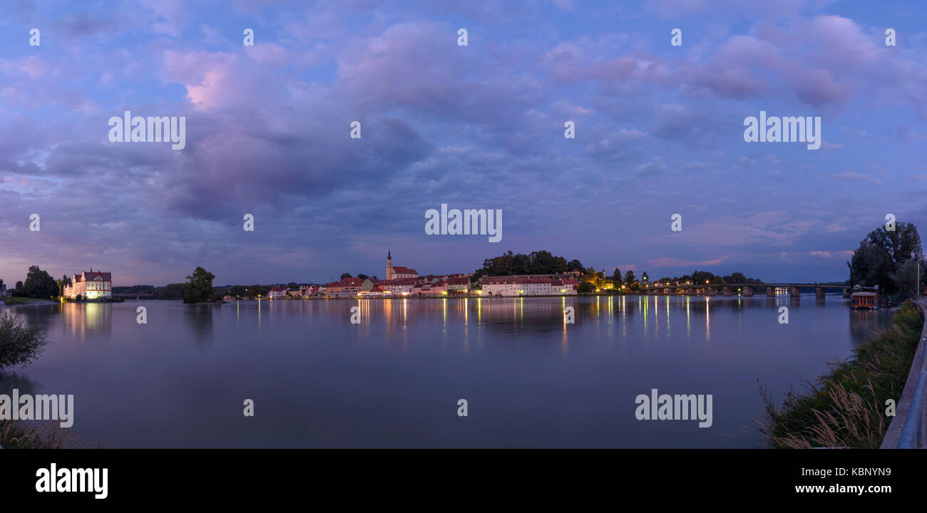 river Inn, town Schärding, castle Schloss Neuhaus am Inn, Schärding ...
