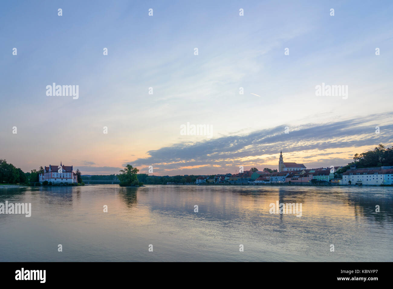 river Inn, town Schärding, castle Schloss Neuhaus am Inn, Schärding ...