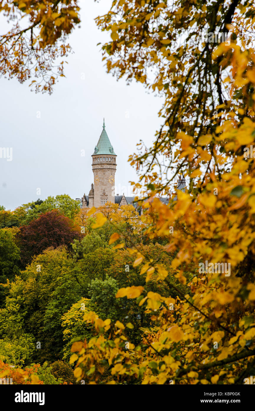 Historical bank building (Banque et Caisse d'Épargne de l'État ...