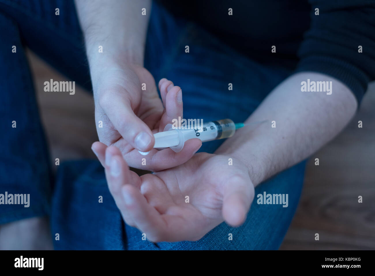 Injecting drugs addict hi-res stock photography and images - Alamy