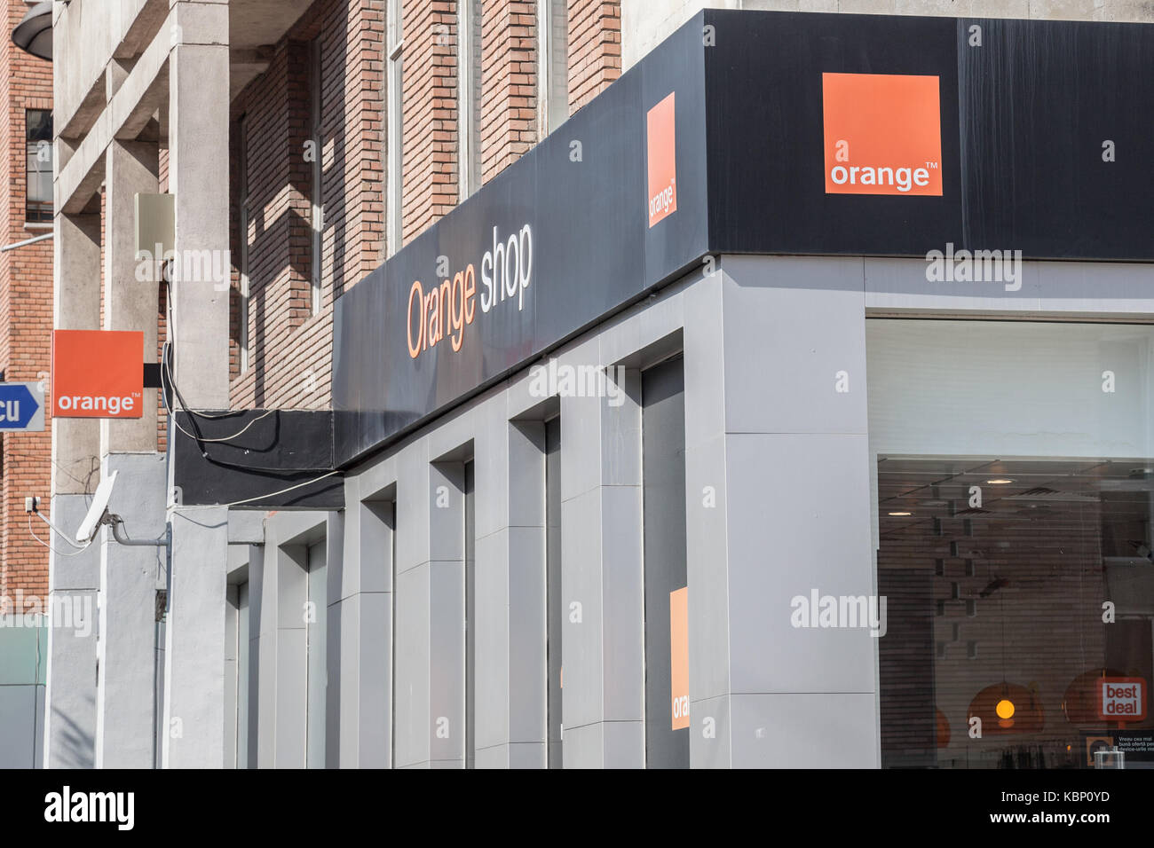 Orange mobile shop logo france High Resolution Stock Photography and ...