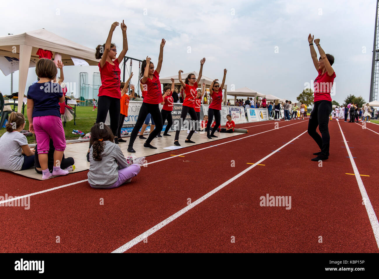 Girls Dancing Together High Resolution Stock Photography and Images - Alamy