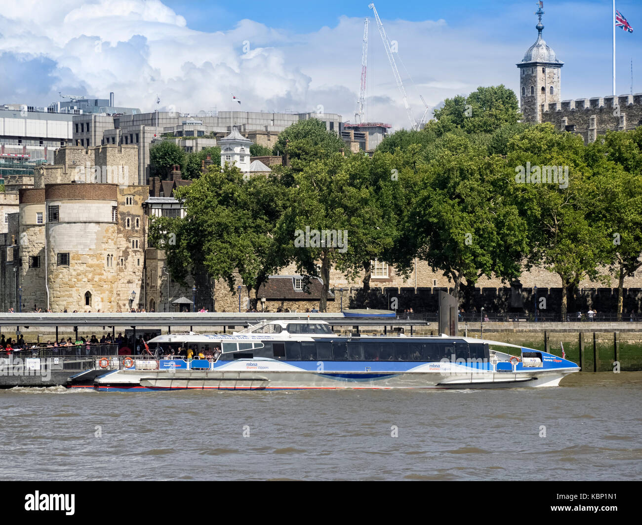 Rb1 thames clipper river boat hi-res stock photography and images - Alamy