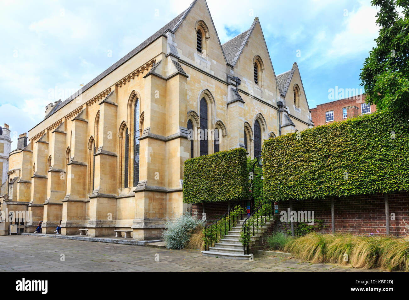 Temple Church exterior, buit by the Knights Templars in London's legal ...