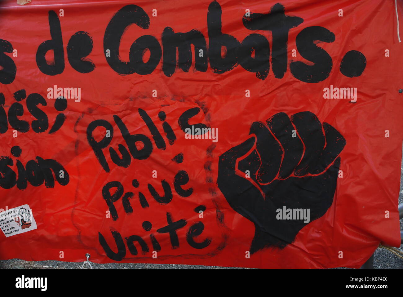 On strike Employees of Psychiatric hospital protest against working ...