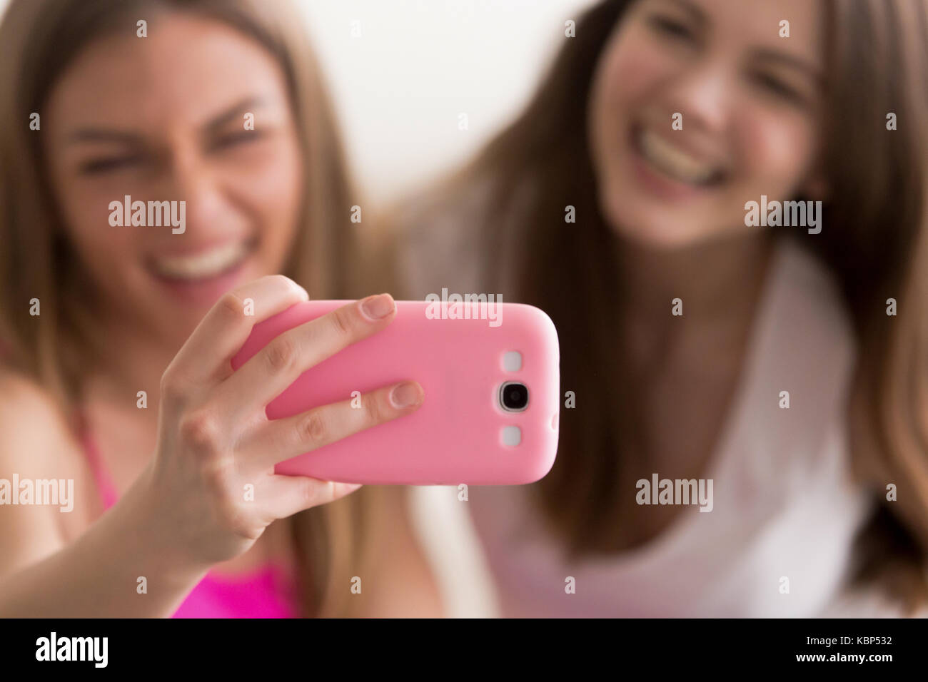 Focus smartphone selfie face hi-res stock photography and images - Alamy