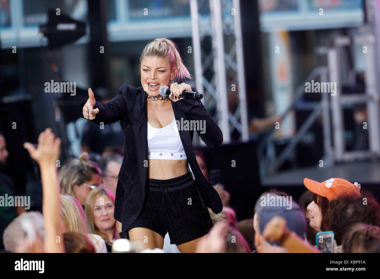 Fergie promotes her new album "Double Dutchess" with a performance on ...