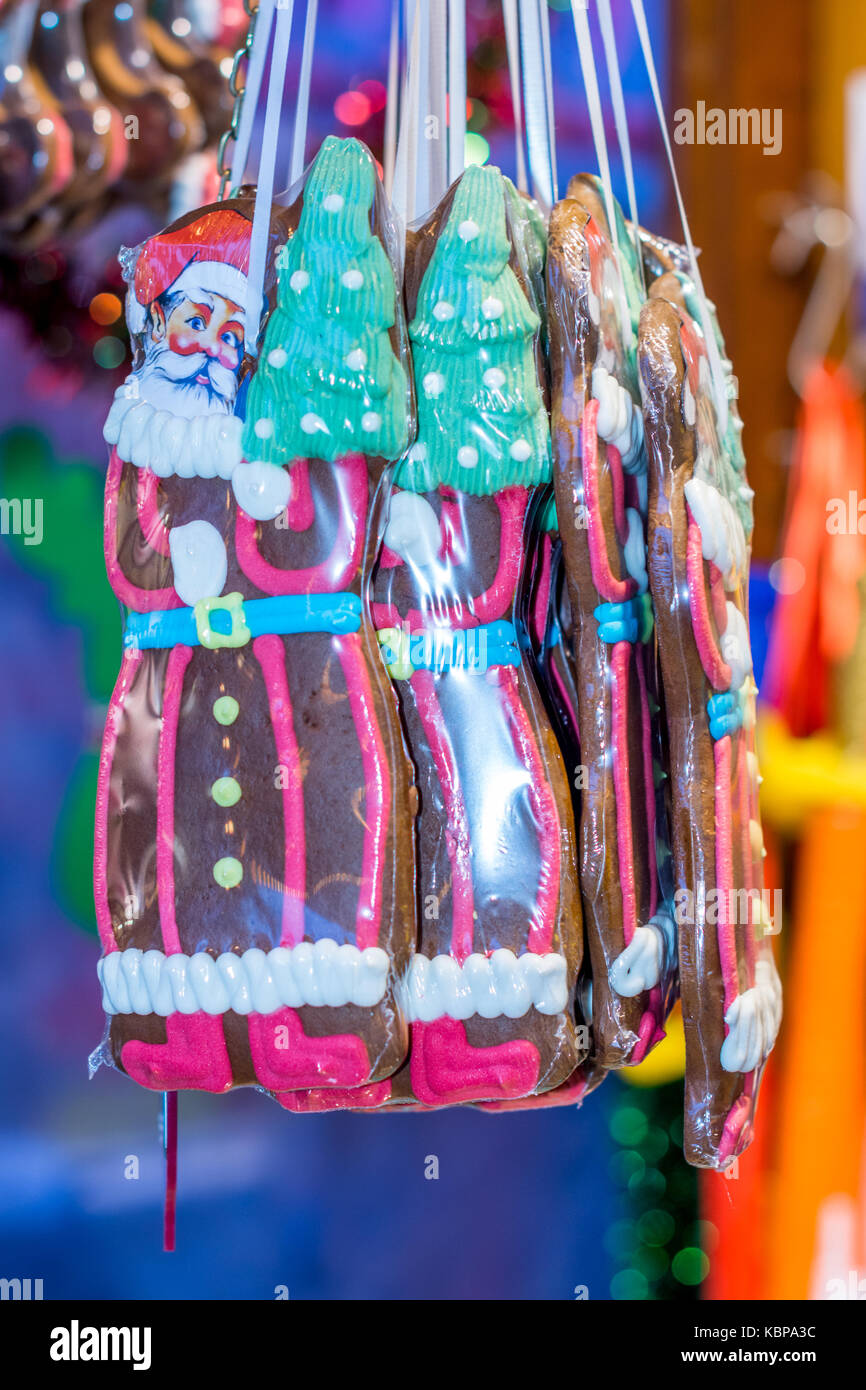 German market candy stall at Christmas fair Stock Photo - Alamy