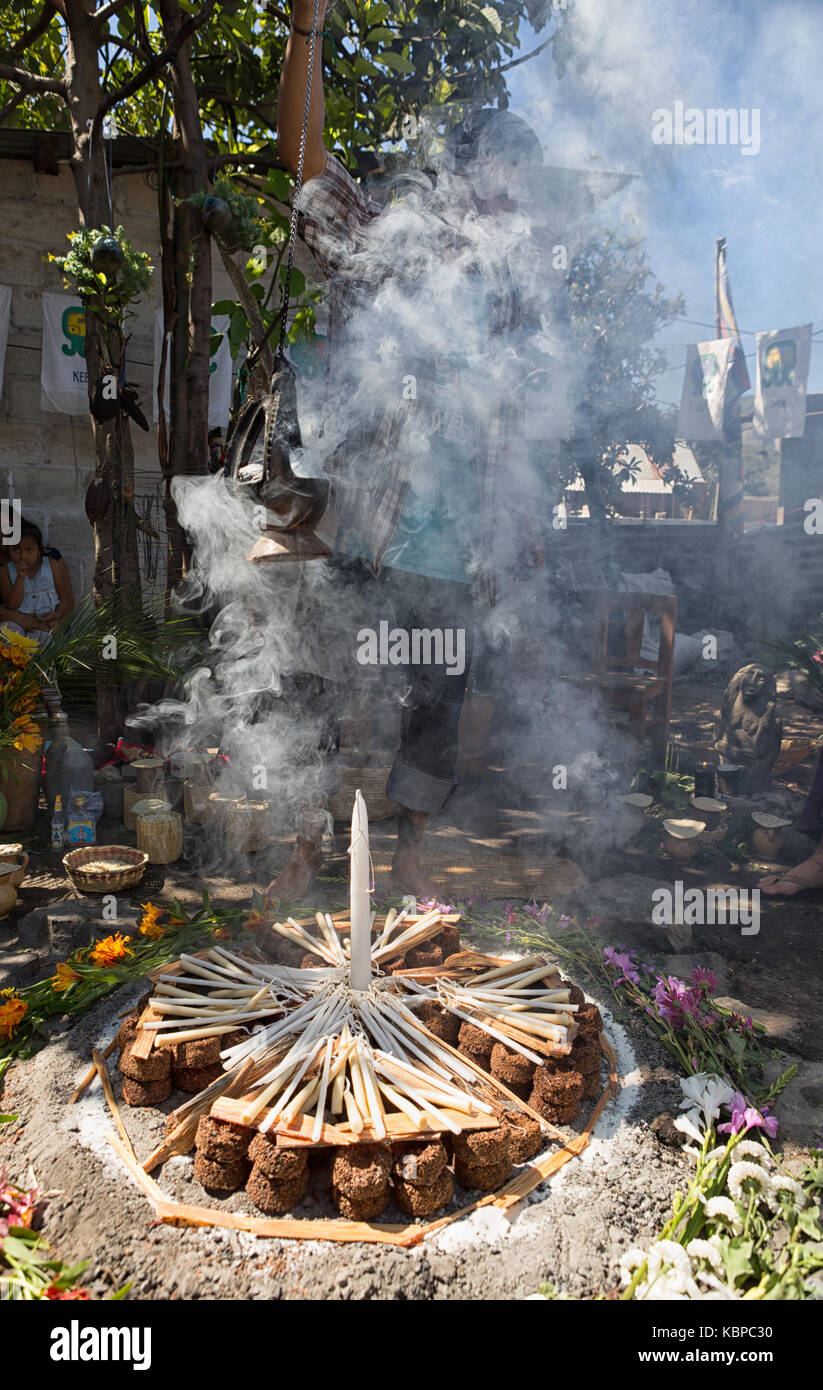 Mayan shaman smoke hi-res stock photography and images - Alamy