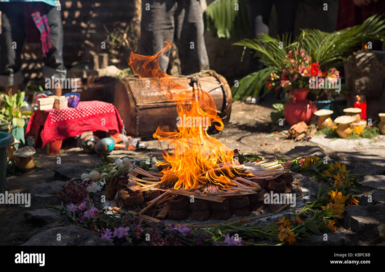 Guatemala mayan ritual hi-res stock photography and images - Alamy