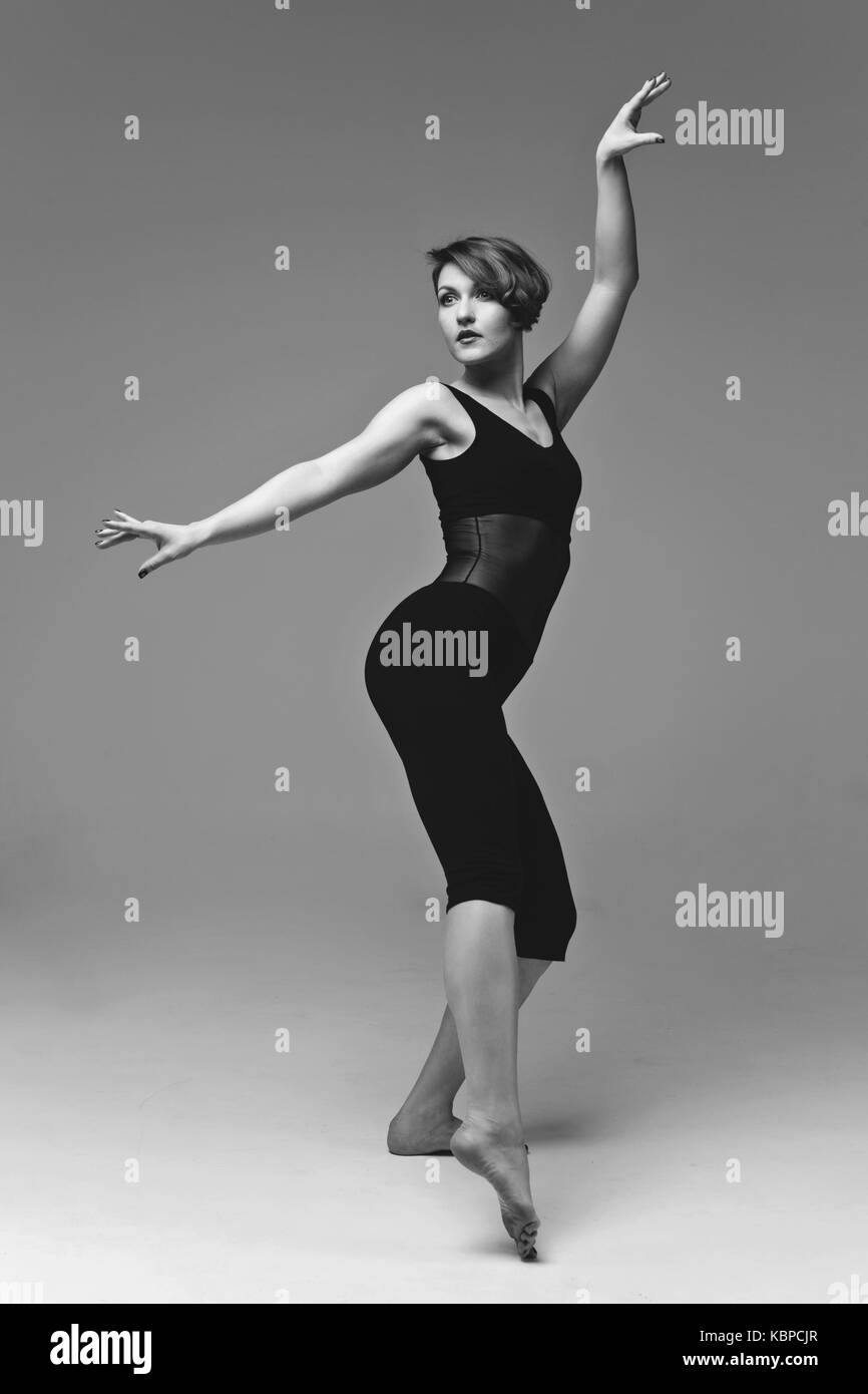 Beautiful woman dancer Stock Photo - Alamy
