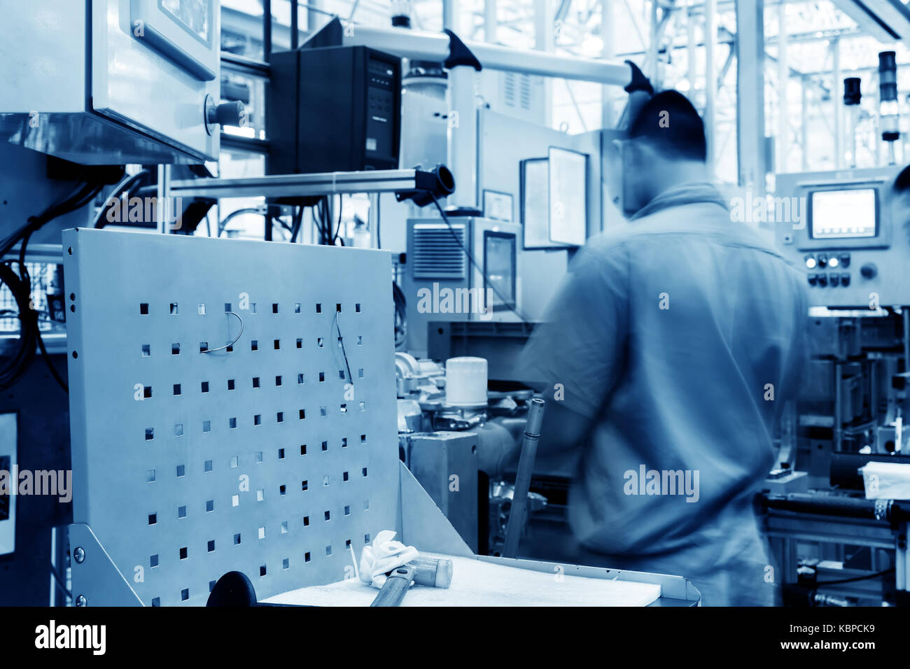 Car production line, skilled workers are working tense Stock Photo - Alamy