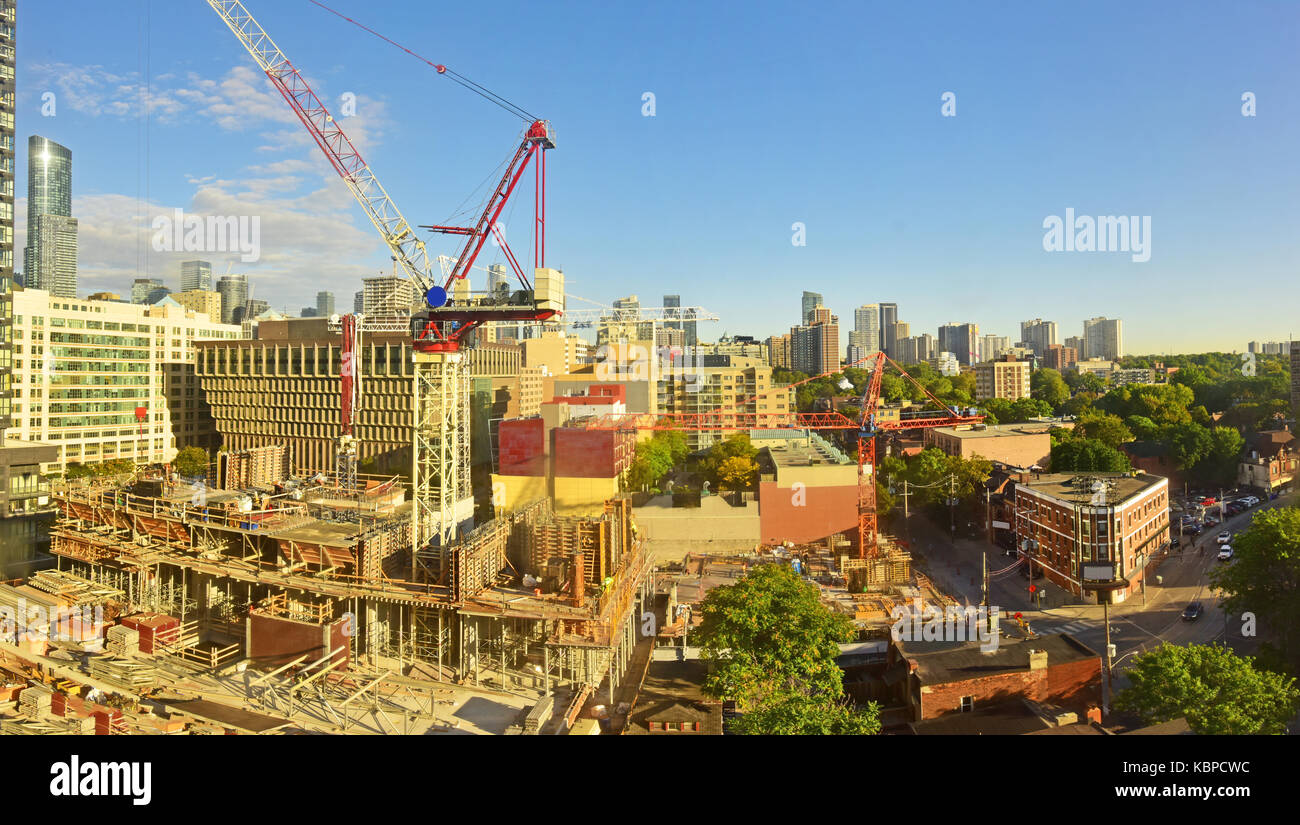 Towers downtown toronto canada hi-res stock photography and images - Alamy