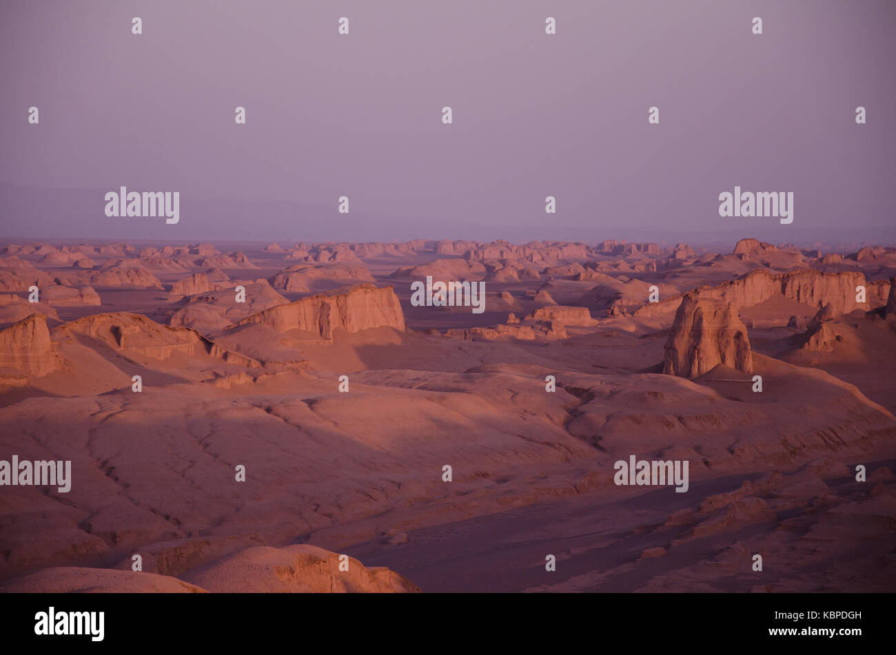 The empty desert Stock Photo - Alamy