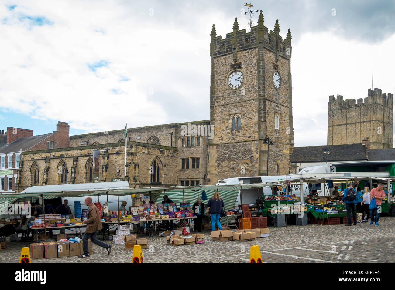 Richmond north yorkshire market hi-res stock photography and images - Alamy