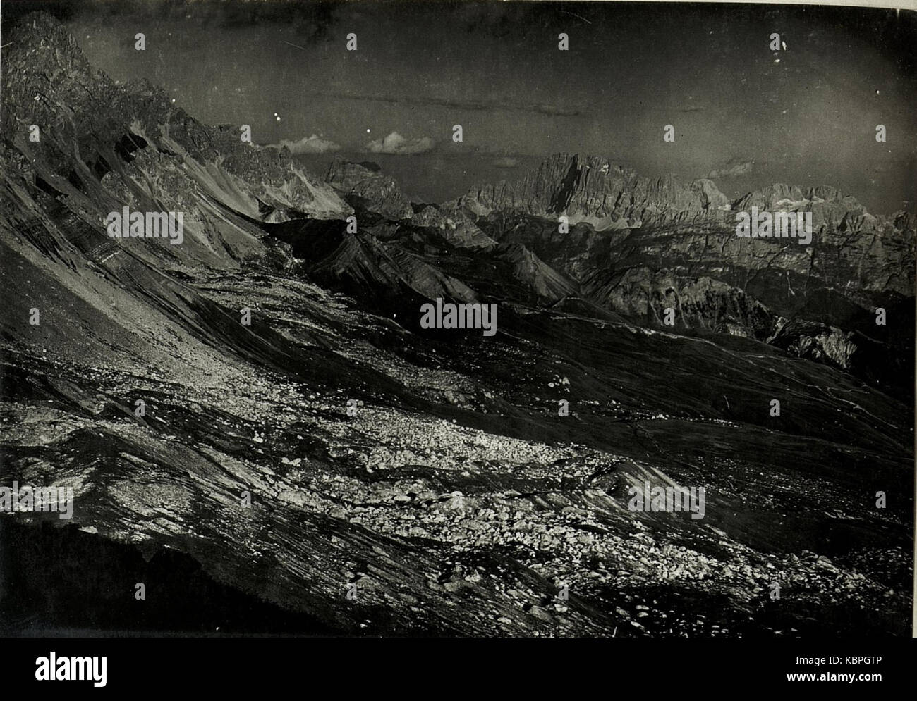 Standpunkt Punta Selle, Gegnerische Stellungen im Pellegrinotale ...