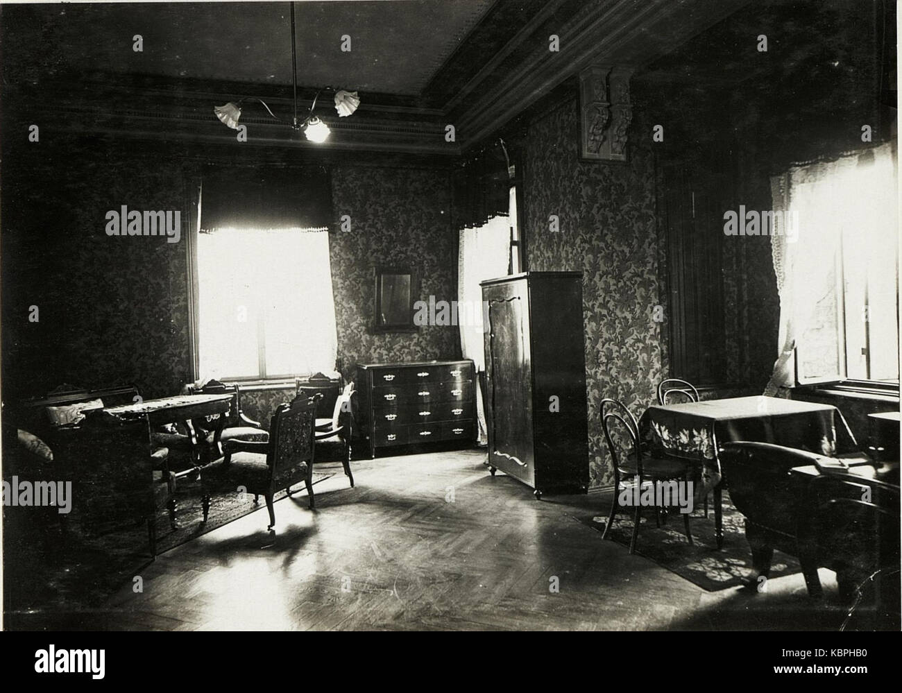 This image shows the living room of Colonel Oberst Putz, located in ...