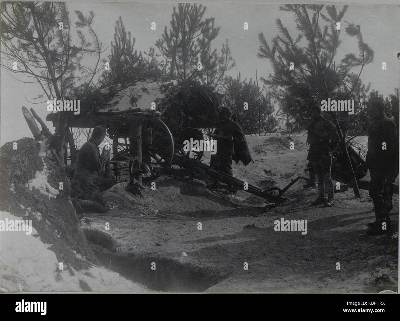 8 cm Feldkanone M.5 in Feuerstellung (BildID 15457116 Stock Photo - Alamy