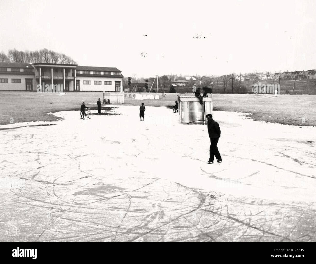 1920s ice skating hi-res stock photography and images - Alamy
