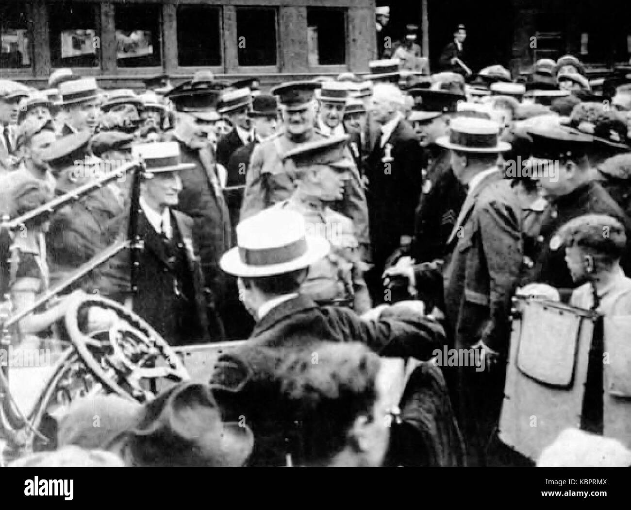 U s army general visits hi-res stock photography and images - Alamy